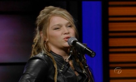 Crystal Bowersox sings 'Come To My Window' - Live With Regis and Kelly ...