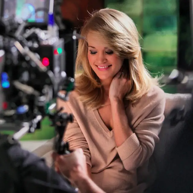 UPDATED: Carrie Underwood Named Global Brand Ambassador For Almay ...