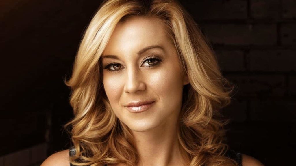Kellie Pickler Returns to Stage First Time Since Husband's Tragic Death
