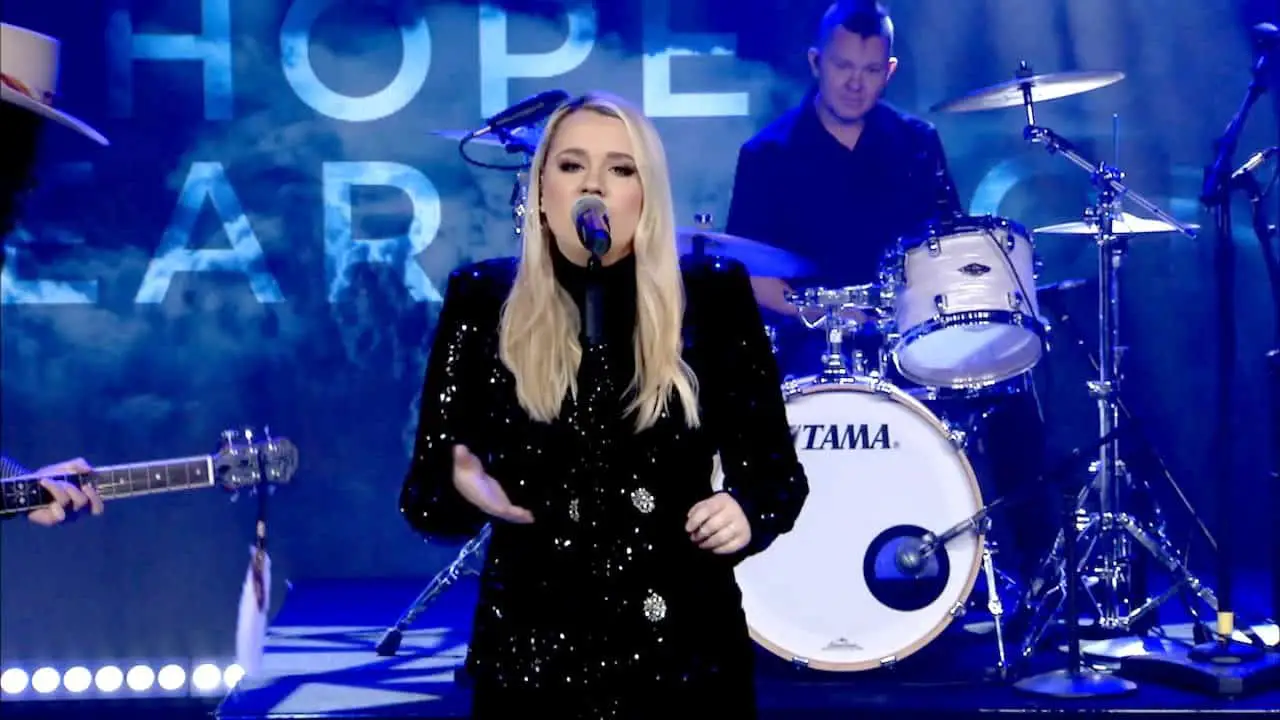 Pregnant Gabby Barrett Performs "I Hope" on the Ellen Show (Video)