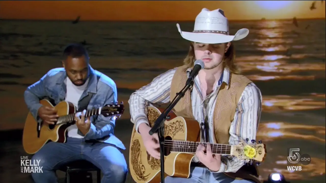 American Idol's Colin Stough Sings 'I Still Talk to Jesus' on 'Live'