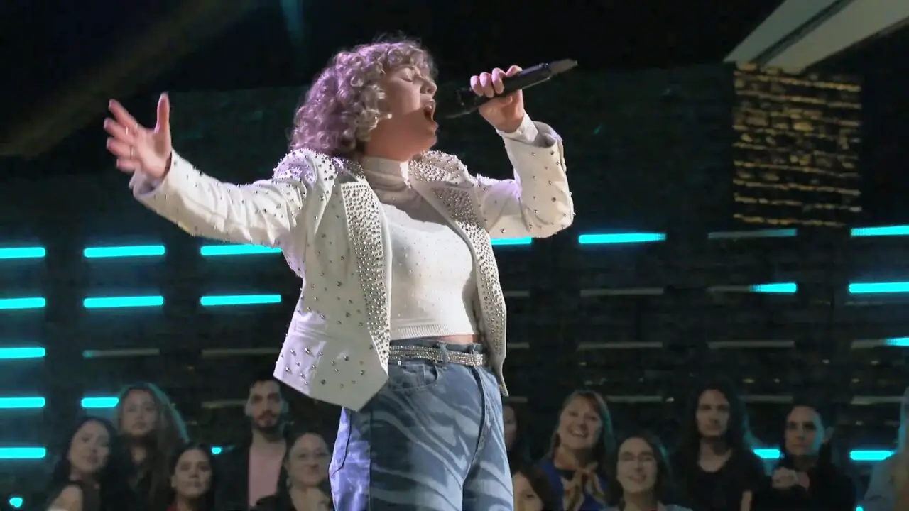 The Voice 24: Laura Williams' Passionate 'Fingers Crossed' gets a 4-Chair Turn