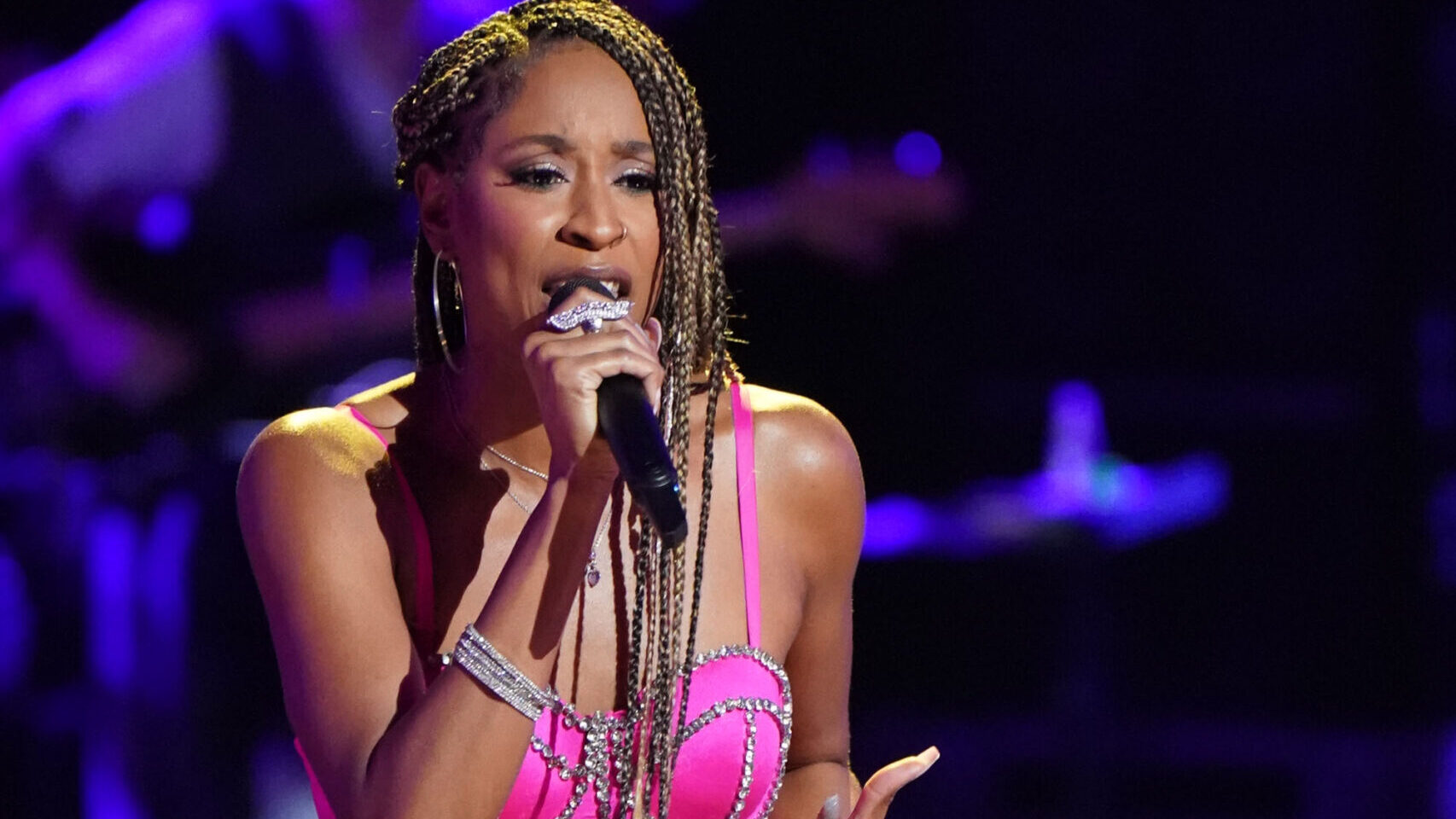 The Voice 24 Knockout: Kara Tenae's 'Swag' Impresses Gwen Stefani