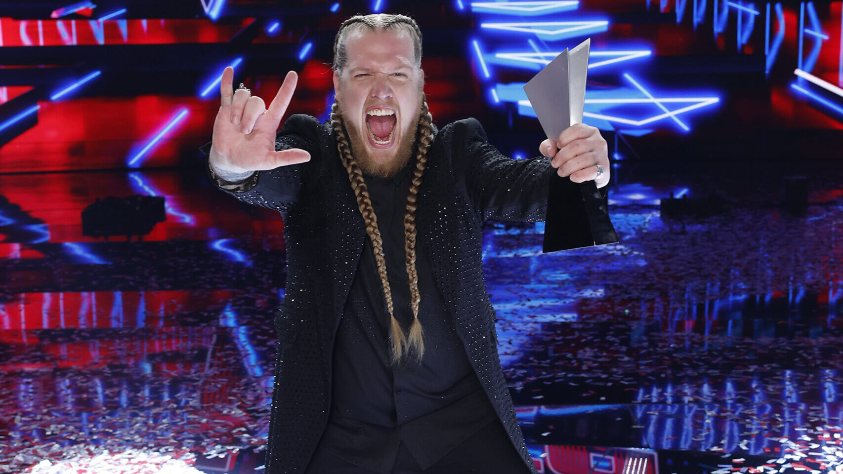 The Voice 26 Finale Features Kelly Clarkson, Huntley and more