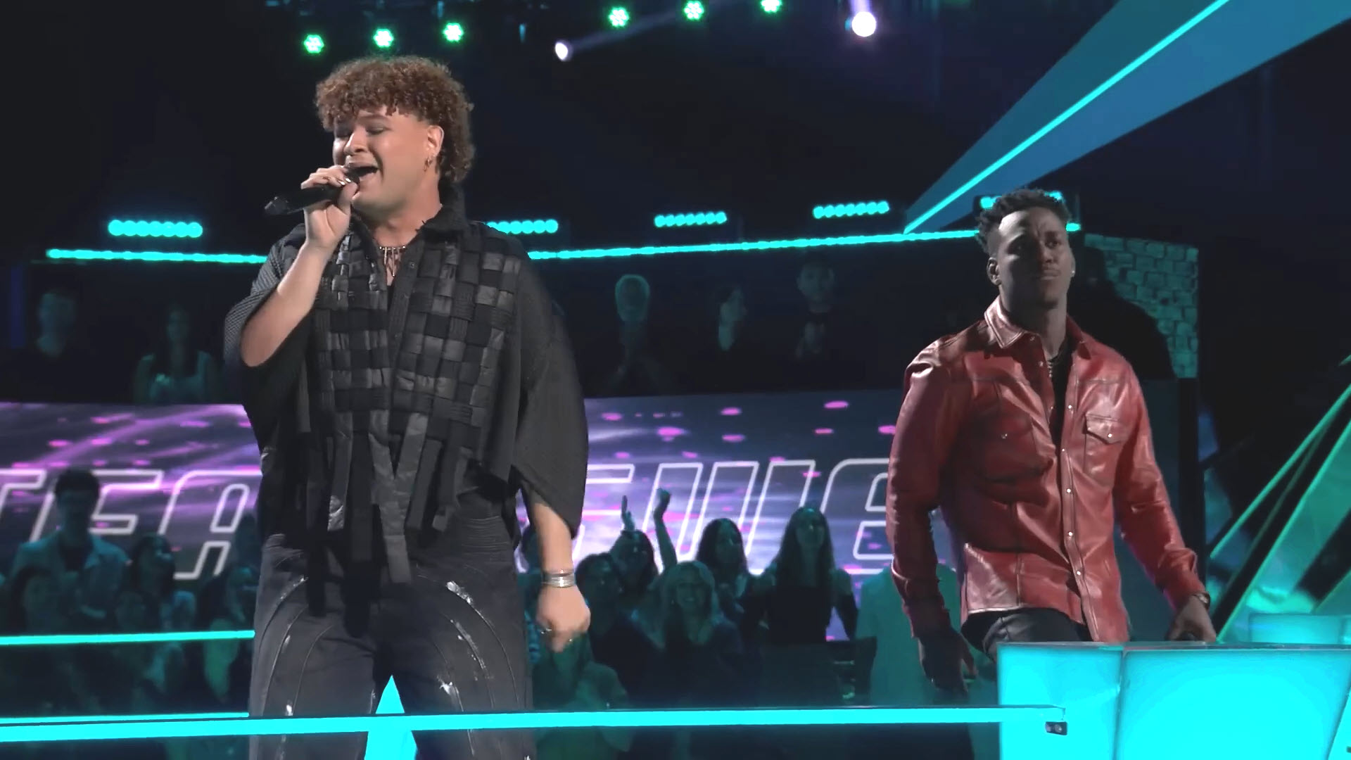 The Voice 26: Austyns Stancil vs Jose Luis Battle Has Coaches Read to Steal