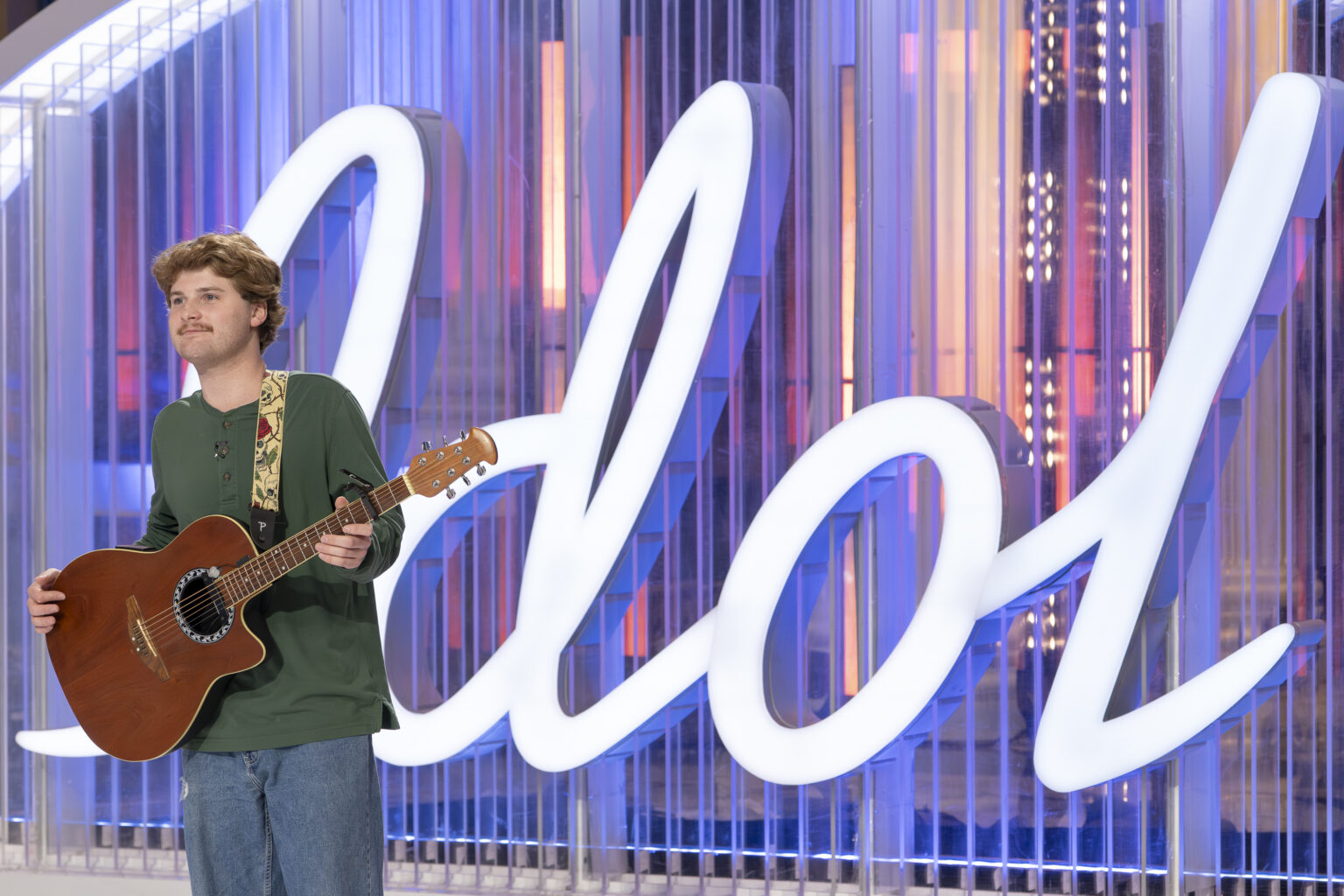 American Idol 2026 Premier: Brooks Unique Voice Thrills Judges